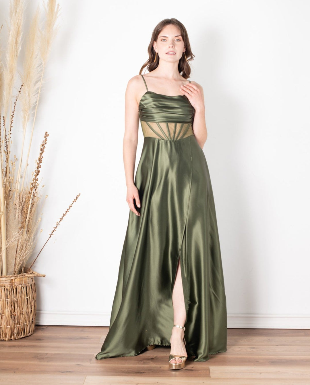 Vestido Largo de Fiesta Karina Corset Verde Olivo – MI PLACARD Vestido Largo de Fiesta Karina Corset Verde Olivo – MI PLACARD