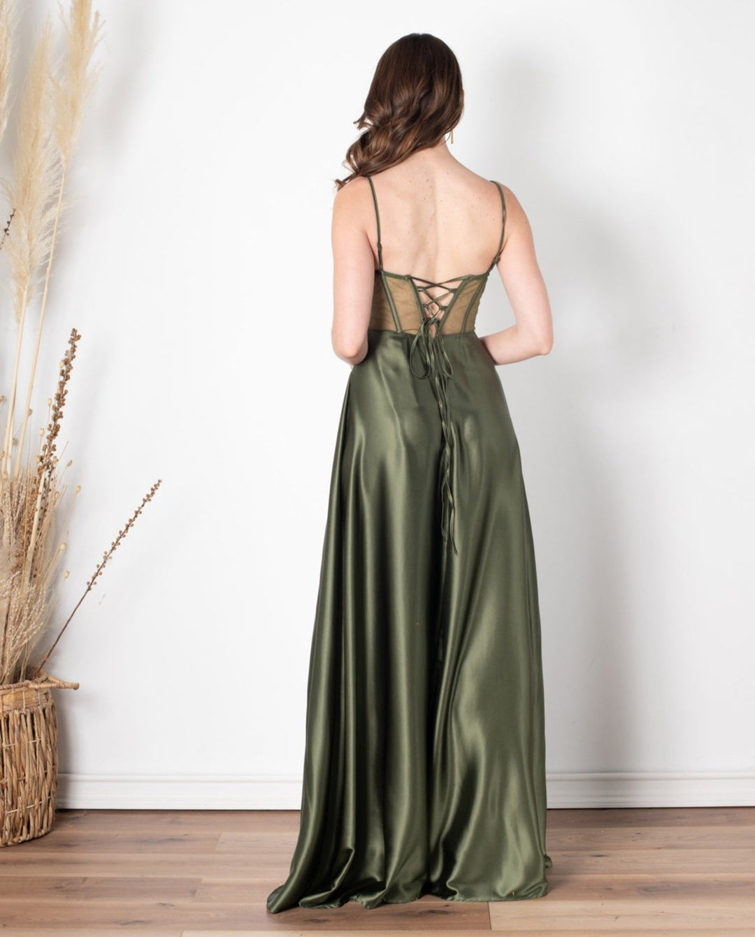 Vestido Largo de Fiesta Karina Corset Verde Olivo – MI PLACARD Vestido Largo de Fiesta Karina Corset Verde Olivo – MI PLACARD